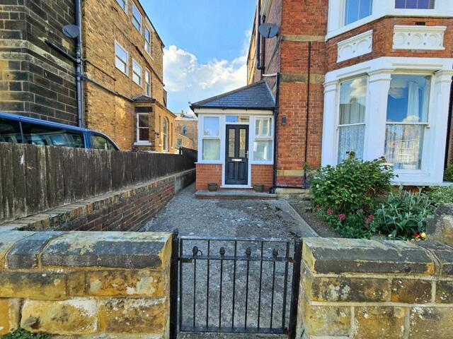 2 Bedroom Apartment Scarborough North Yorkshire 100733957