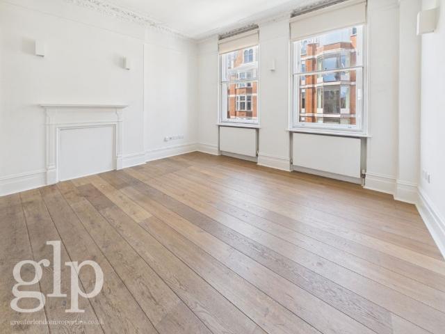 2 Bedroom Apartment, Shaftesbury Avenue, Soho, W1D