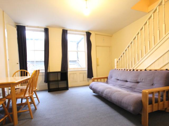 2 Bedroom Apartment, Silk Mews, Kennington, London London 75009