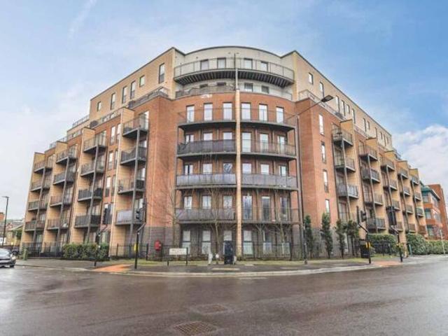 2 Bedroom Apartment Slough Slough LS98903352