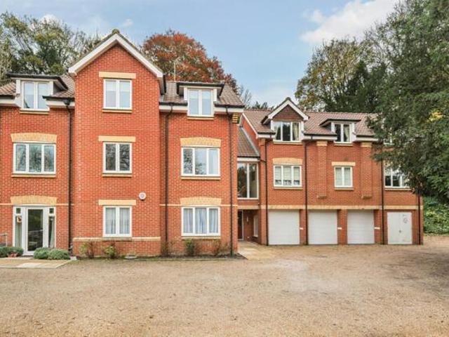 2 Bedroom Apartment Southampton Hampshire LS101796929