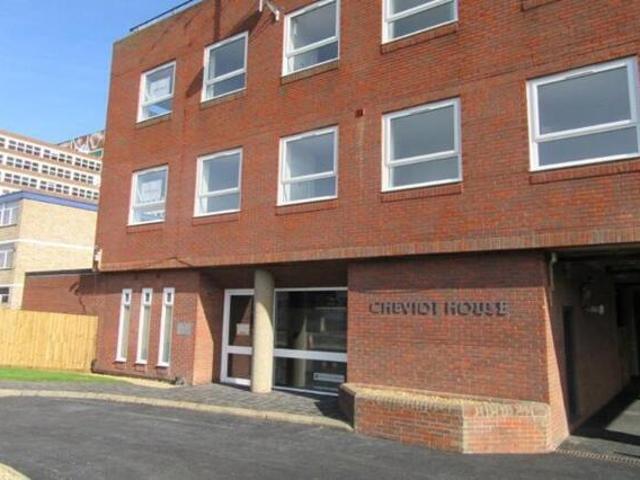 2 Bedroom Apartment Southend On Sea Essex 100617461