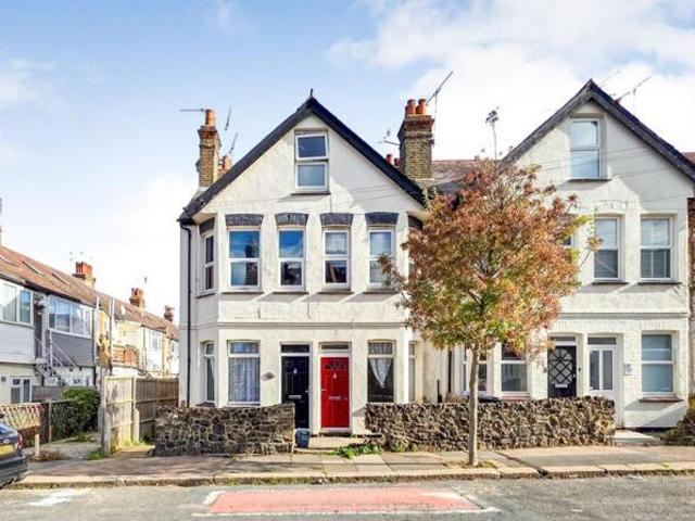 2 Bedroom Apartment Southend On Sea Southend on Sea LS99161731