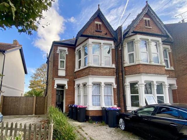 2 Bedroom Apartment Southend On Sea Southend on Sea LS101678630