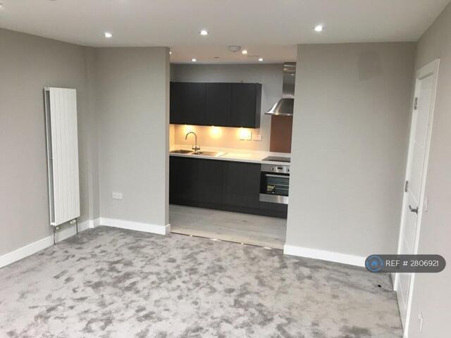 2 Bedroom Apartment Southend Essex LS99956986