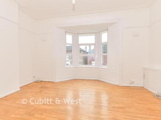 2 Bedroom Apartment Southsea Hampshire 101678809