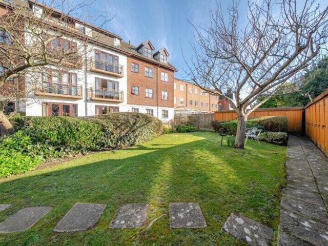 2 Bedroom Apartment Southsea Portsmouth 100649194