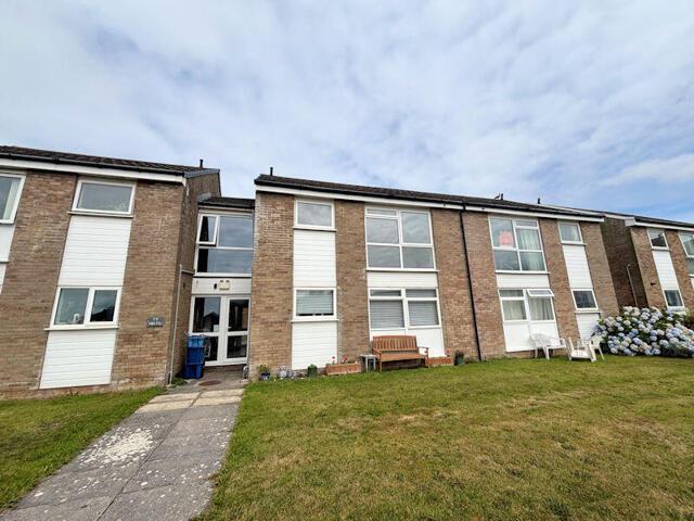 2 Bedroom Apartment Tywyn Gwynedd 98154033