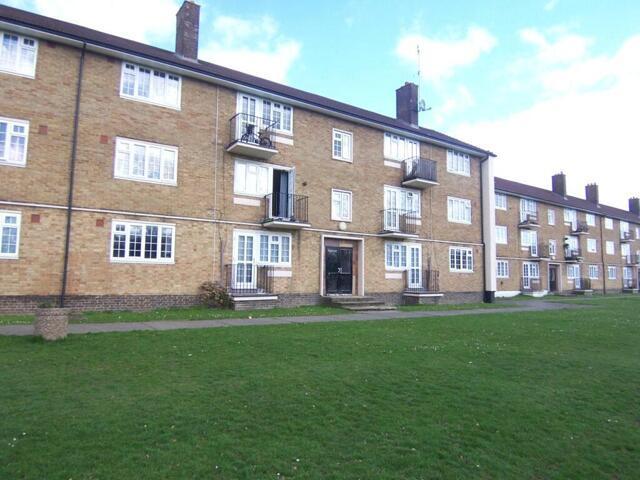 2 Bedroom Apartment Tadworth Surrey LS100540570