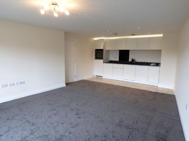 2 bedroom apartment to let