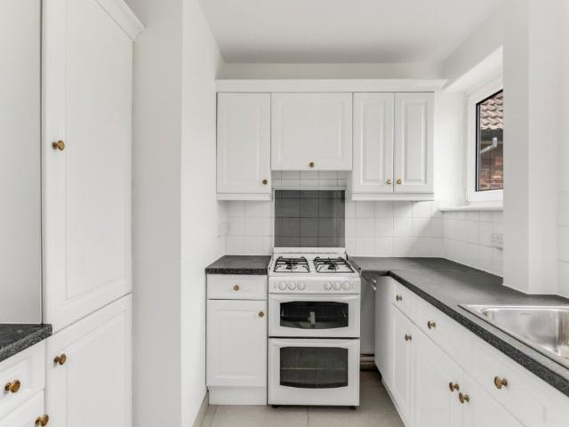 2 Bedroom Apartment To Let