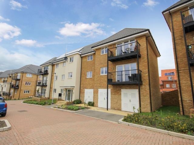2 bedroom Apartment To Let