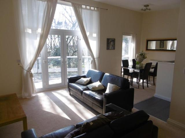 2 bedroom Apartment To Let