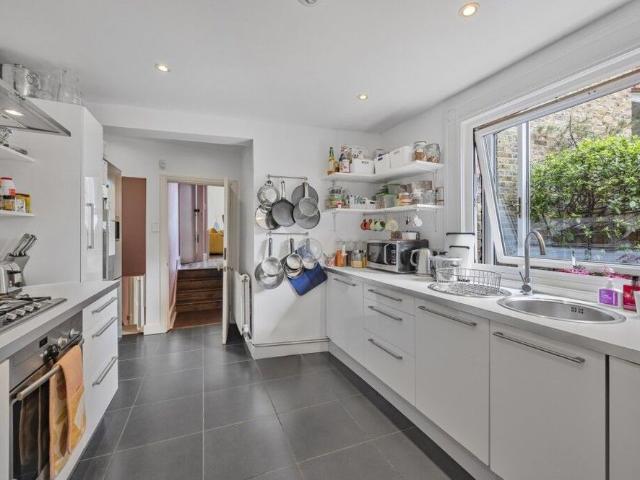 2 Bedroom Apartment To Let