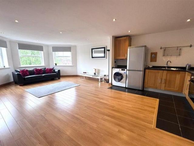 2 Bedroom Apartment Available Arranging tenancy
