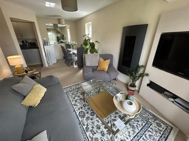 2 Bedroom Apartment To Let