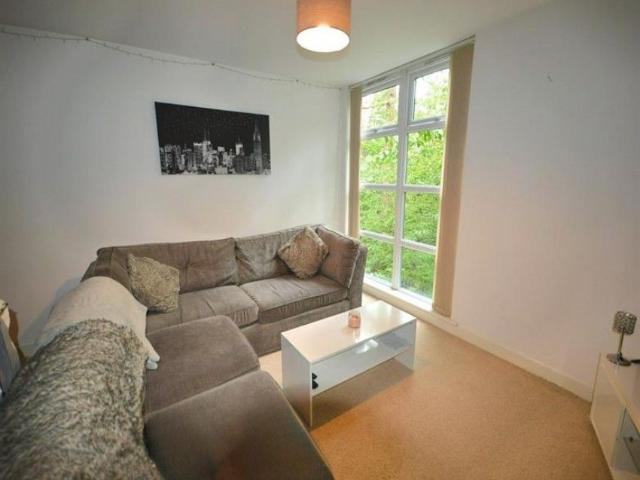 2 Bedroom Apartment To Let
