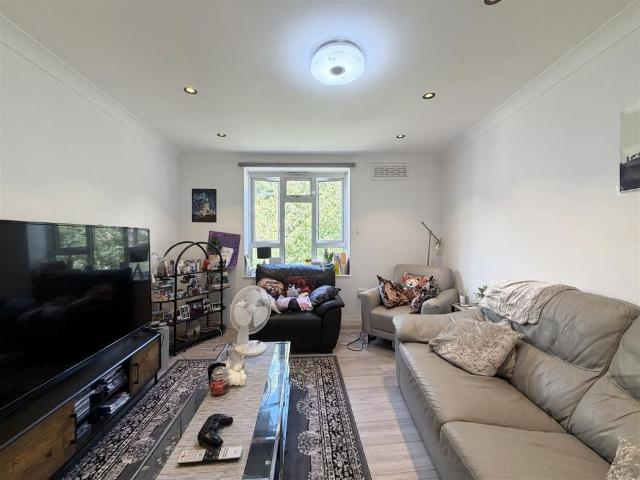 2 Bedroom Apartment To Let