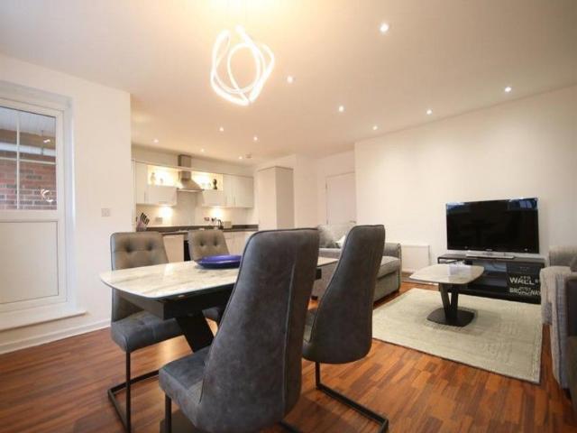 2 Bedroom Apartment To Let