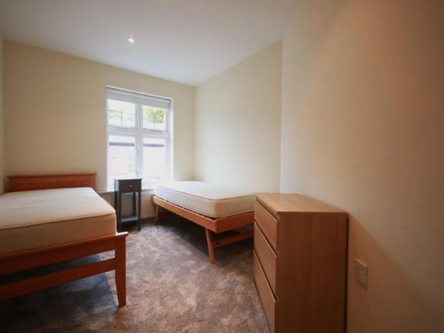 2 Bedroom Apartment To Let