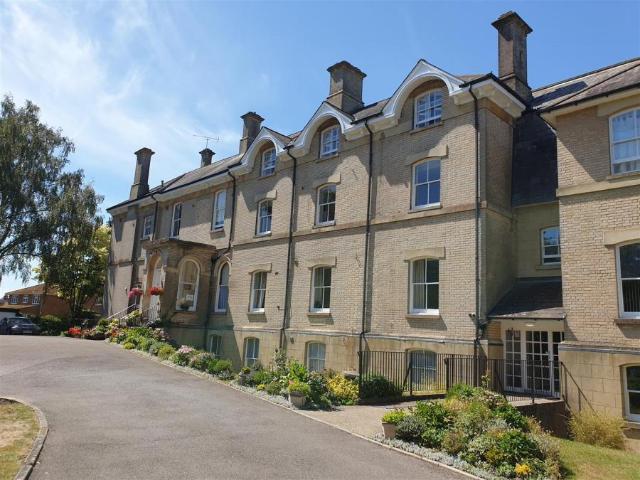 2 bedroom Apartment To Let
