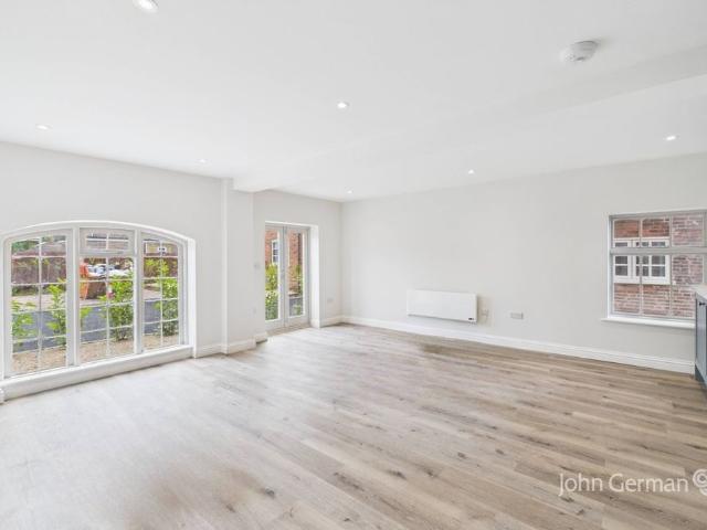 2 bedroom apartment to let