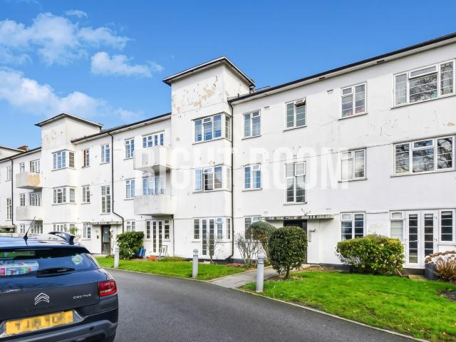 2 bedroom Apartment to let 2 Bedroom Apartment, Beech Lawns, N12 9PP