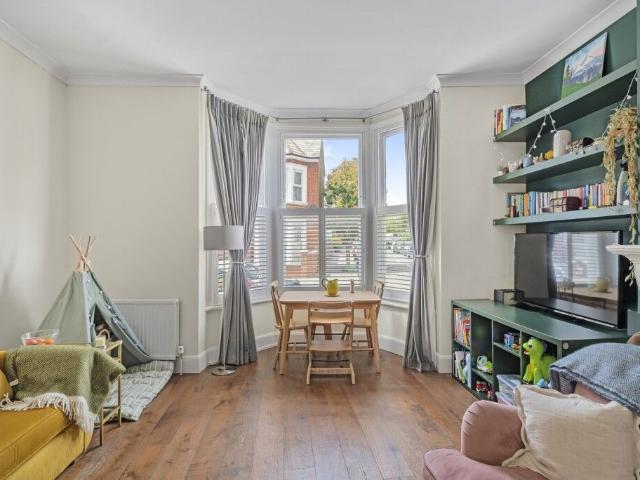 2 Bedroom Apartment To Let