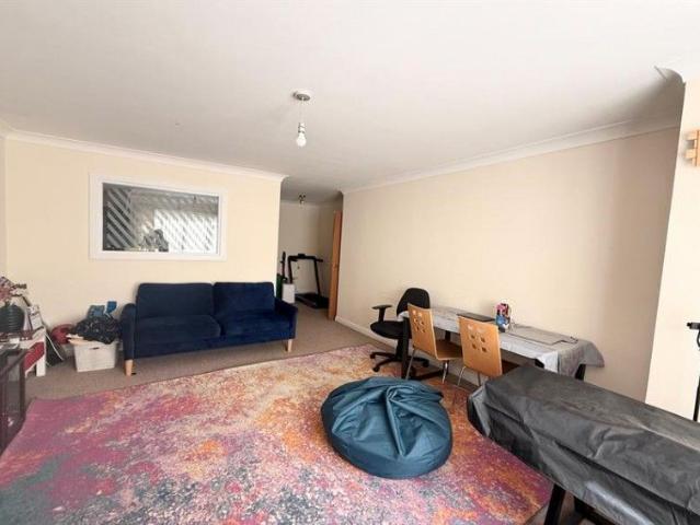 2 Bedroom Apartment Available Arranging tenancy