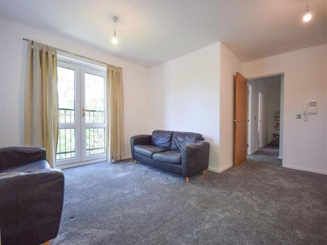 2 Bedroom Apartment Available Arranging tenancy
