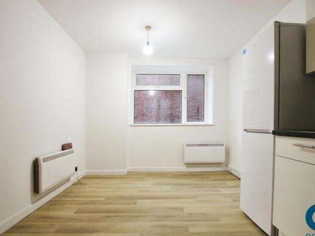 2 bedroom apartment to let, City Centre, Bristol | Ocean Estate Agents