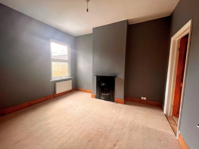 2 Bedroom Apartment to LET in Enfield