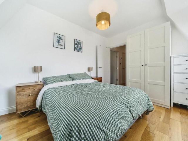 2 bedroom apartment to rent