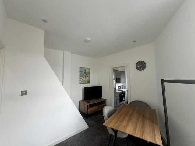 2 bedroom apartment to rent