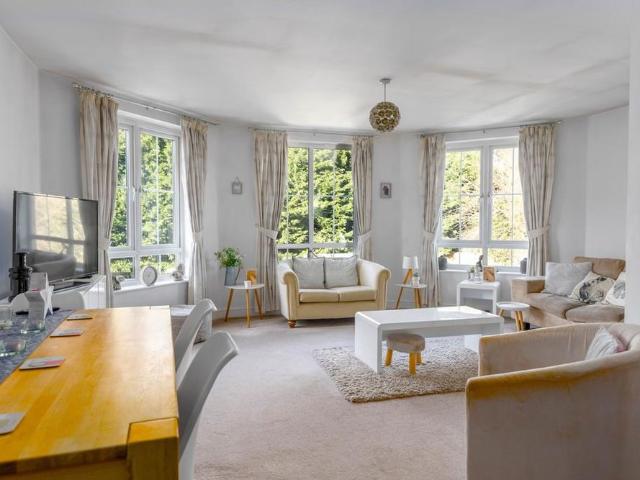 2 bedroom apartment to rent