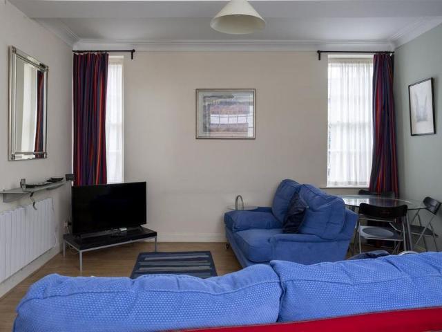 2 bedroom apartment to rent