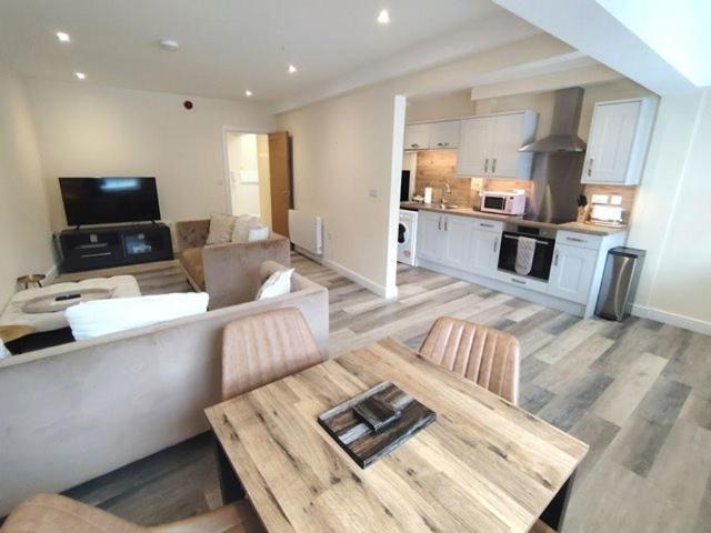 2 bedroom apartment to rent
