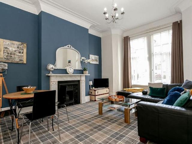 2 bedroom apartment to rent