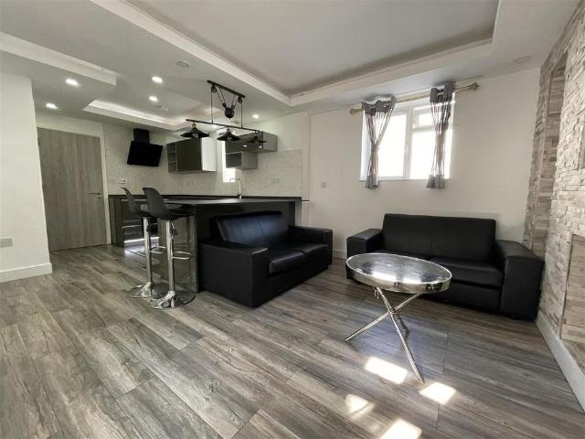 2 bedroom apartment to rent