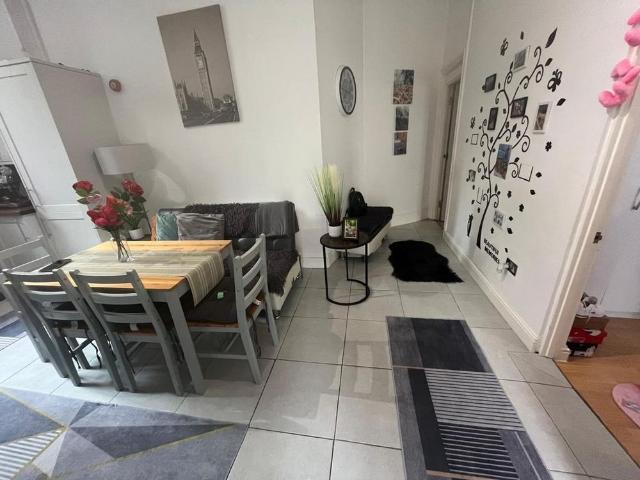 2 bedroom apartment to rent