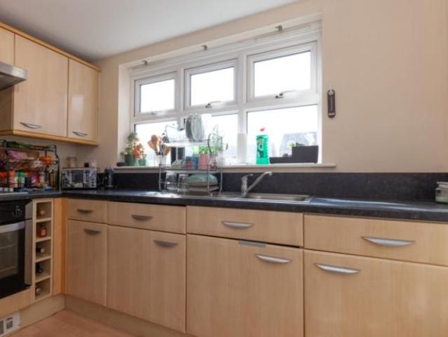 2 bedroom apartment to rent