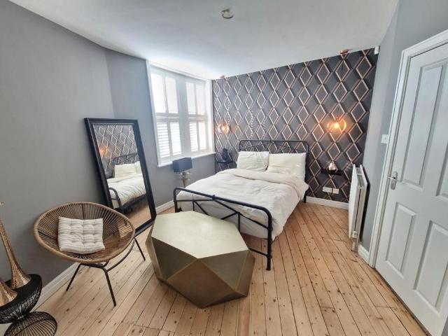2 bedroom apartment to rent