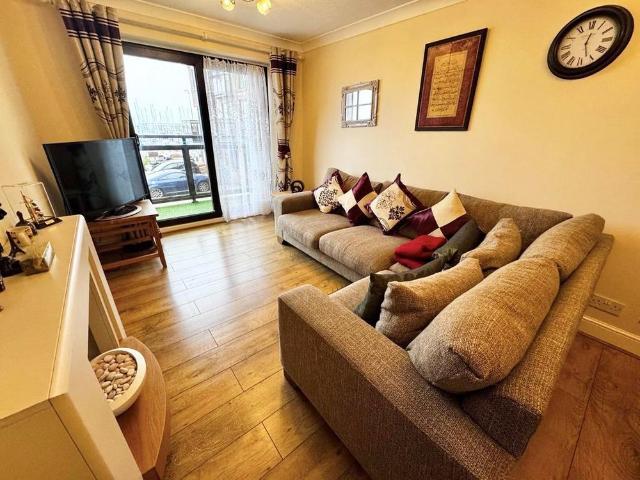 2 bedroom apartment to rent