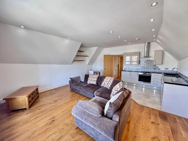 2 bedroom apartment to rent