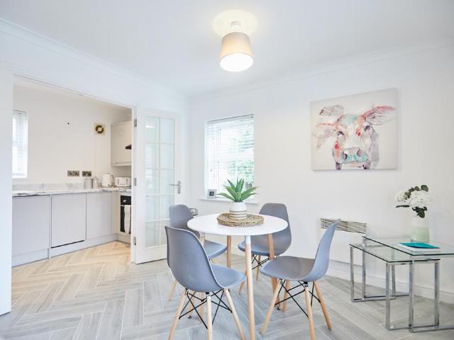 2 bedroom apartment to rent