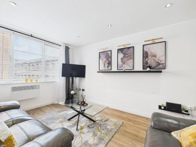 2 bedroom apartment to rent