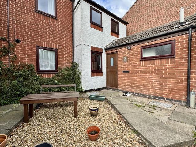 2 bedroom apartment to rent