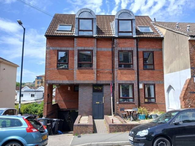 2 bedroom apartment to rent
