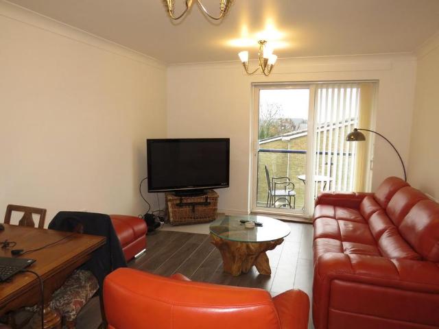 2 bedroom apartment to rent