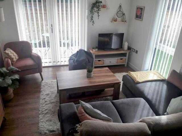 2 bedroom apartment to rent
